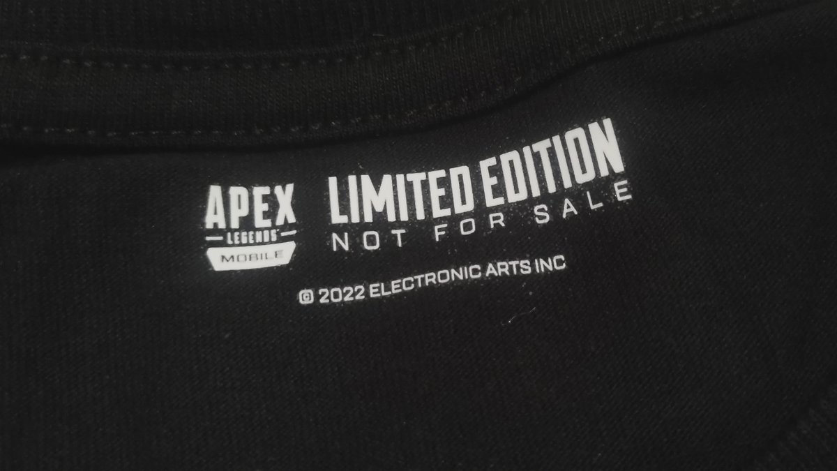 Menengok Official Merchandise Apex Legends Mobile yang Hadir di ...